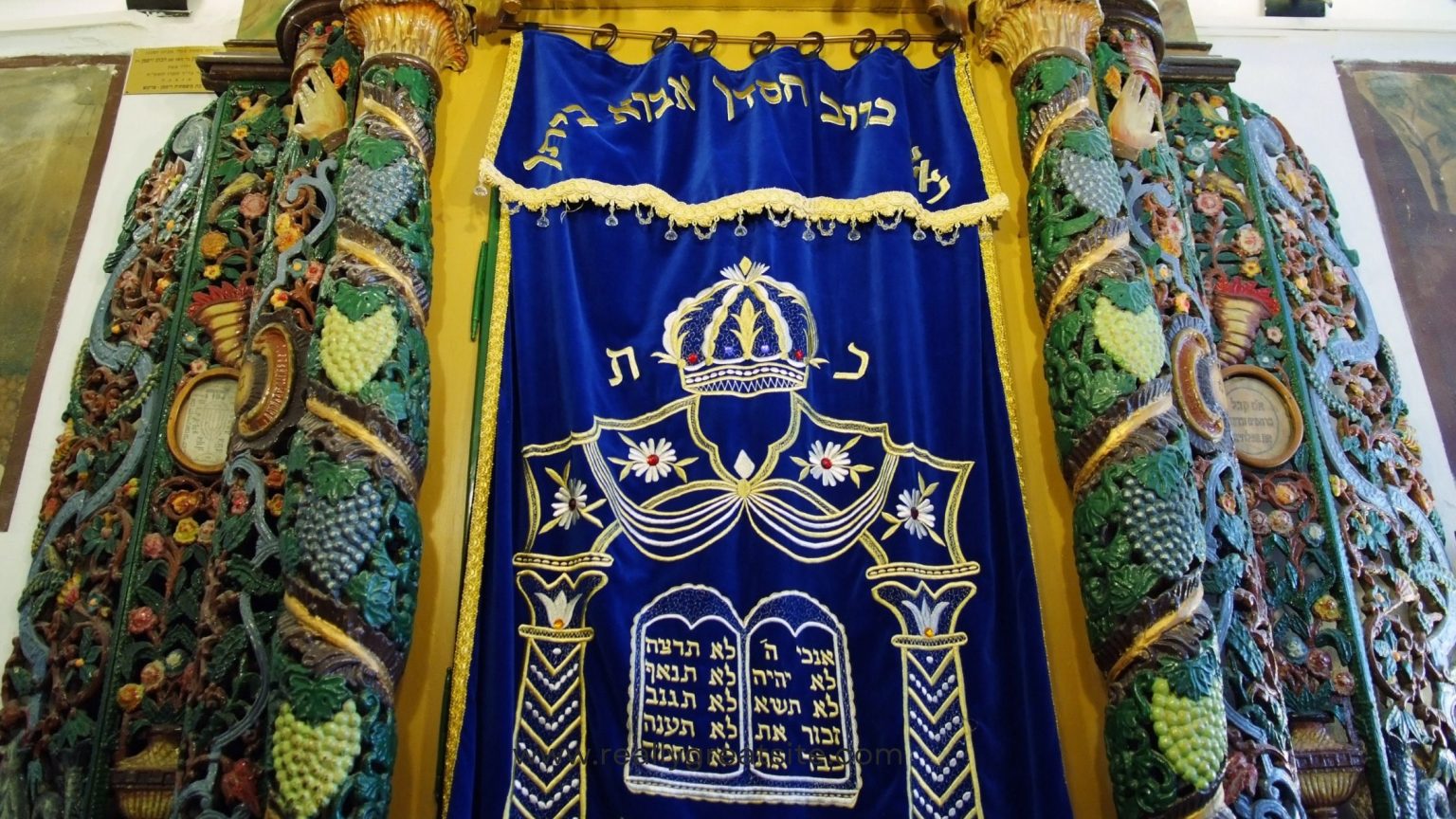 Aron Hakodesh The Heart of Jewish Synagogues