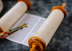 what is simchat torah and how is it celebrated? Traditions & History
